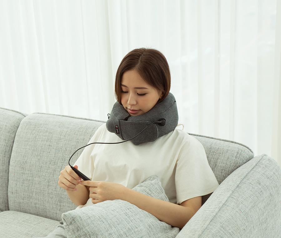 Travelmall 3D Inflatable Neck Pillow with patented pump & 5-level heat ...